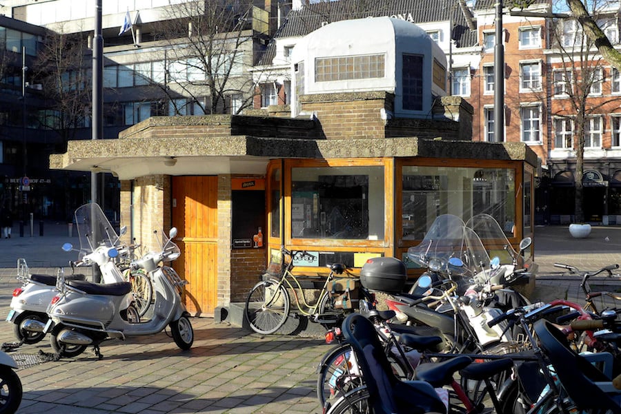 近距离观察Berlage的售货亭