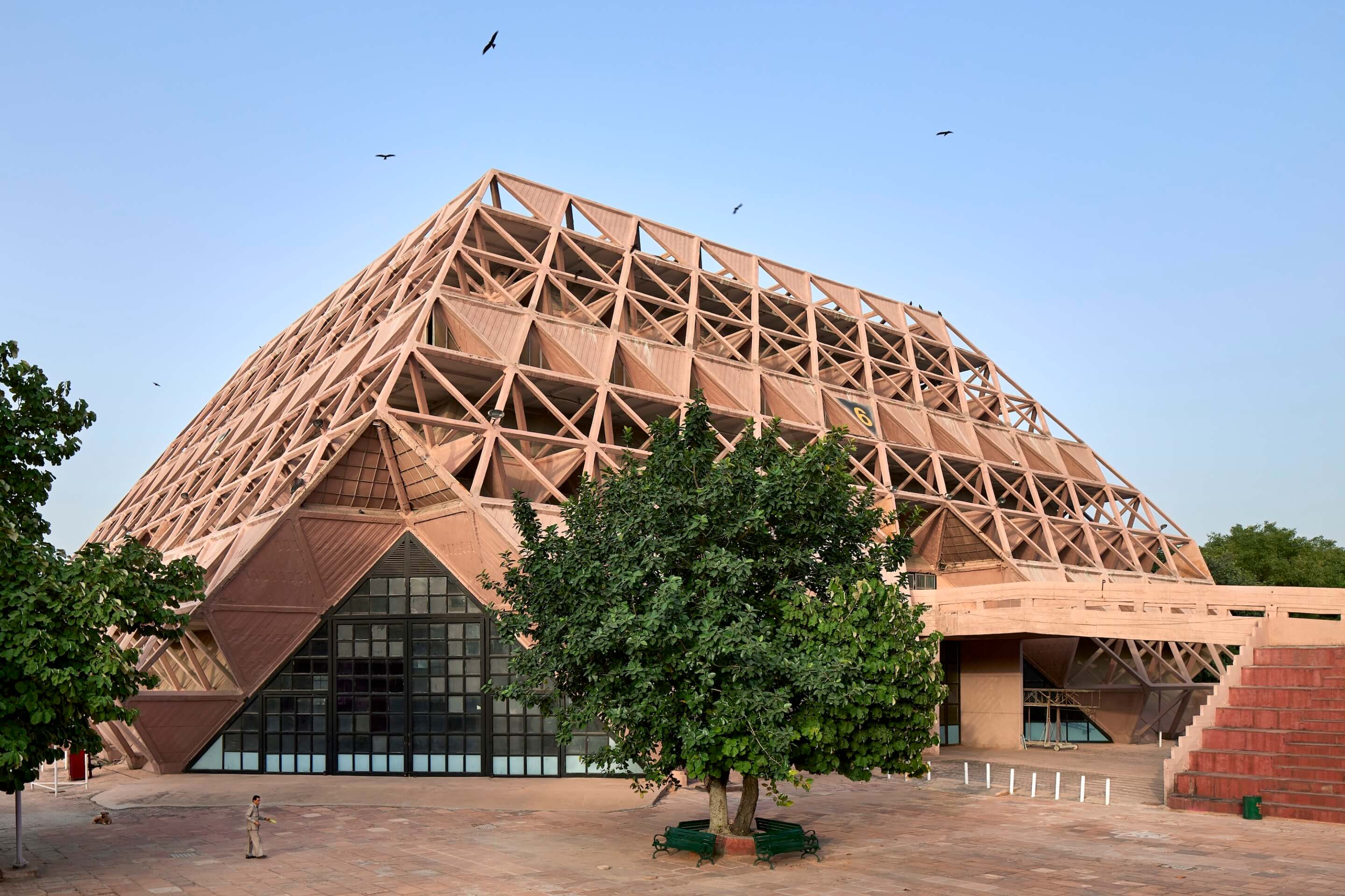 纪念Mahendra Raj，一位印度结构工程师